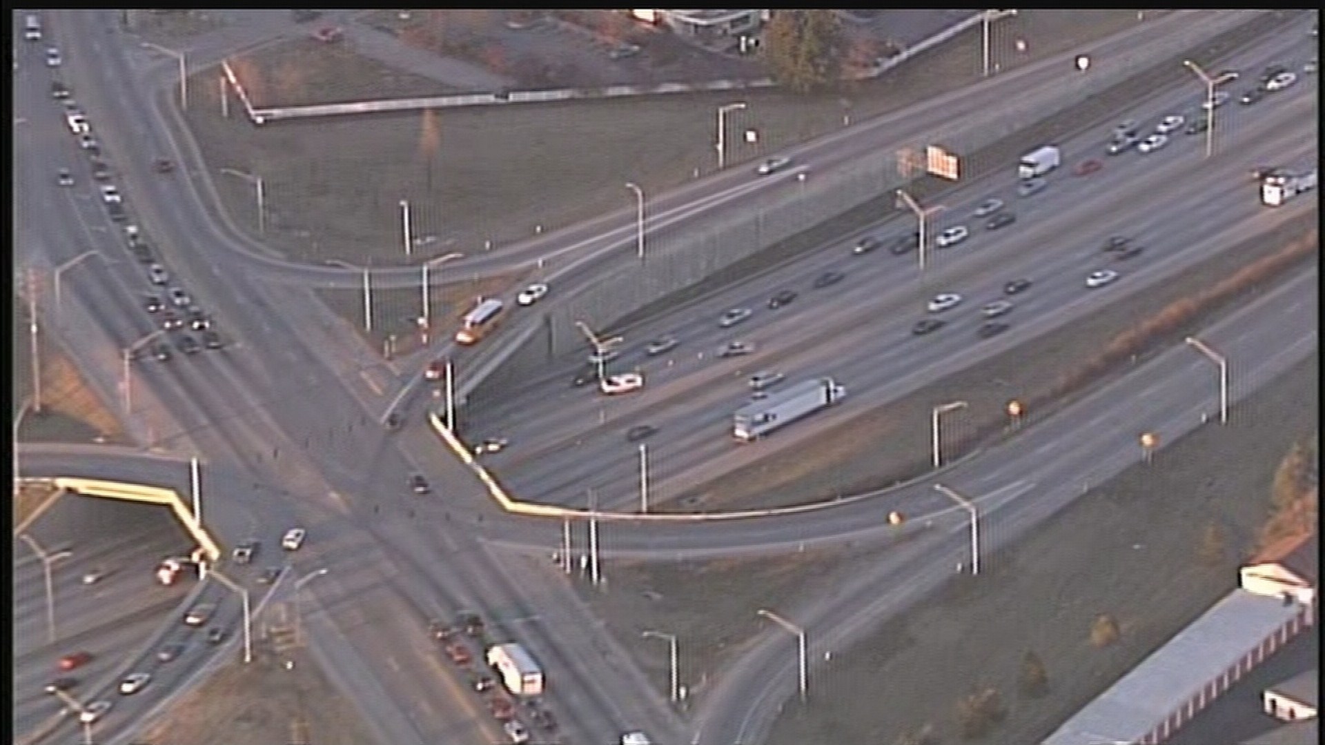 LMPD working multiple-vehicle accident on Watterson Expressway at Poplar Level | whas11.com