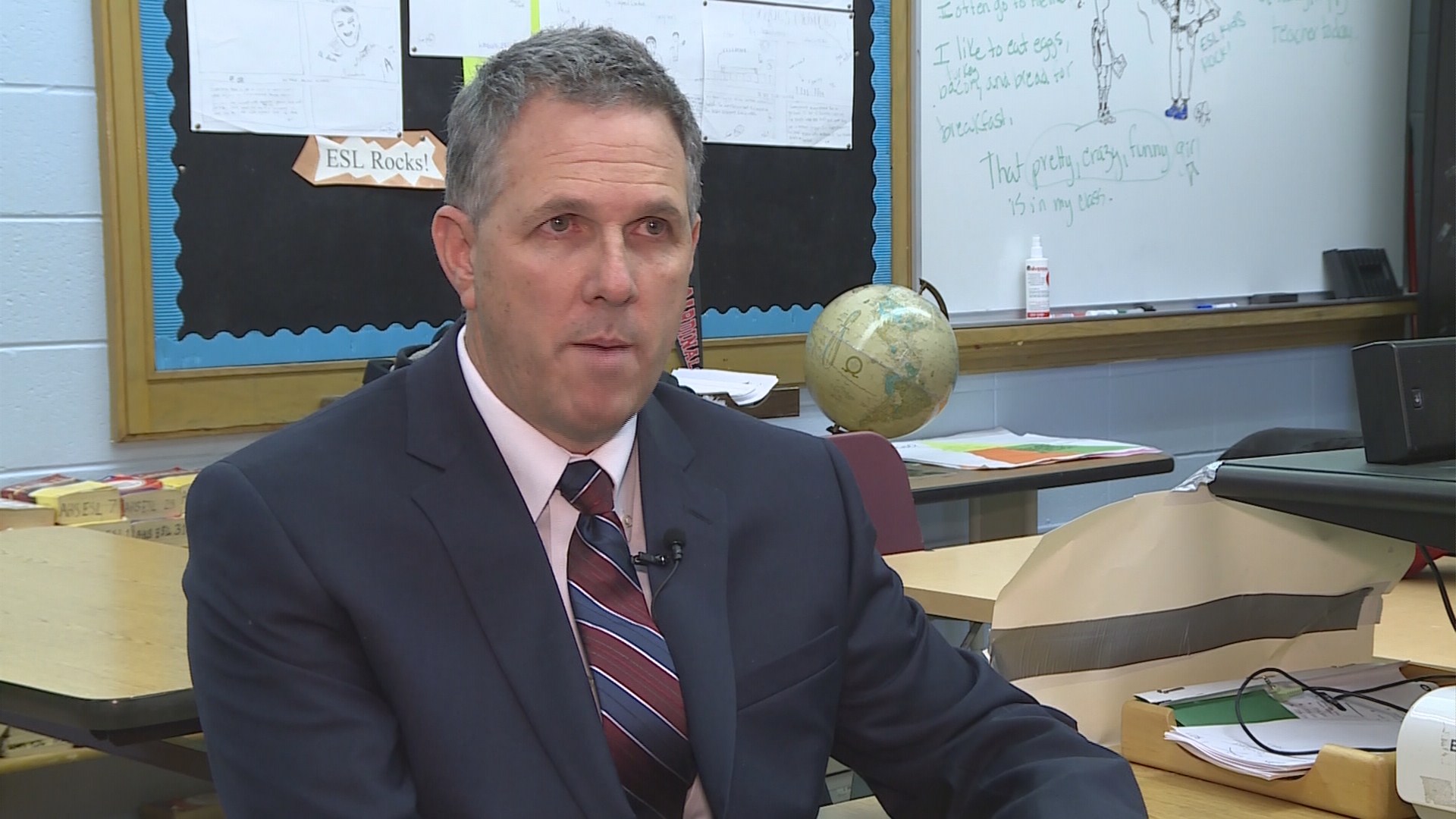 Fmr. journalist turned teacher 'ExCELs' in classroom | whas11.com