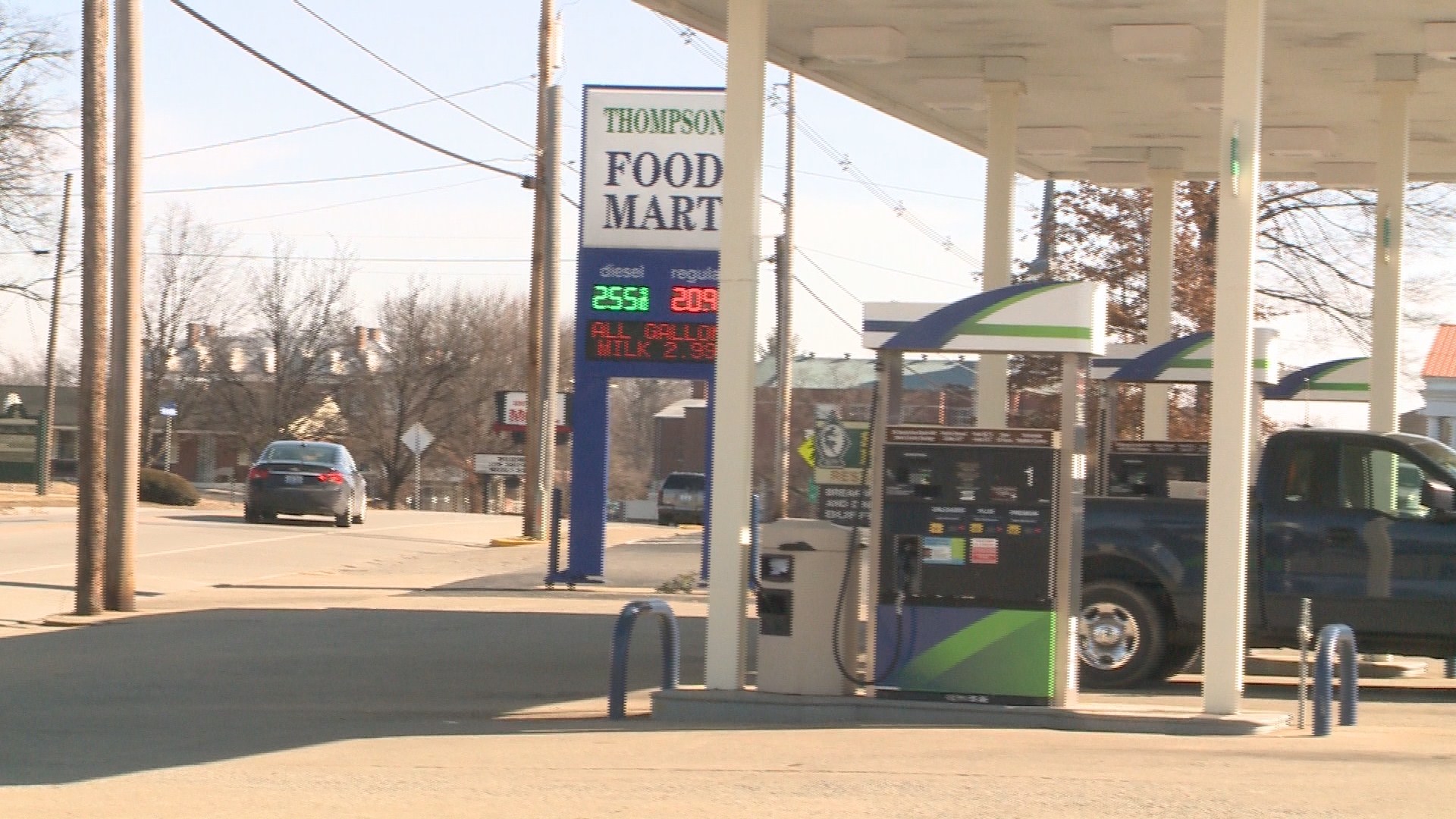 Bardstown Police looking for tips after food mart robbery | whas11.com