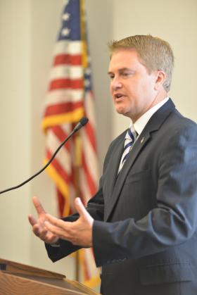 Comer greeted at hemp meeting, plans return to private life | whas11.com