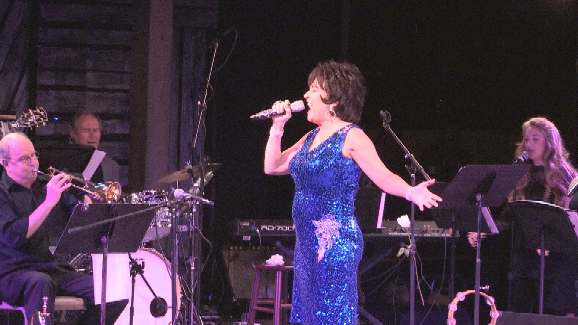 Local entertainer Melissa Combs returns to stage post chemotherapy ...