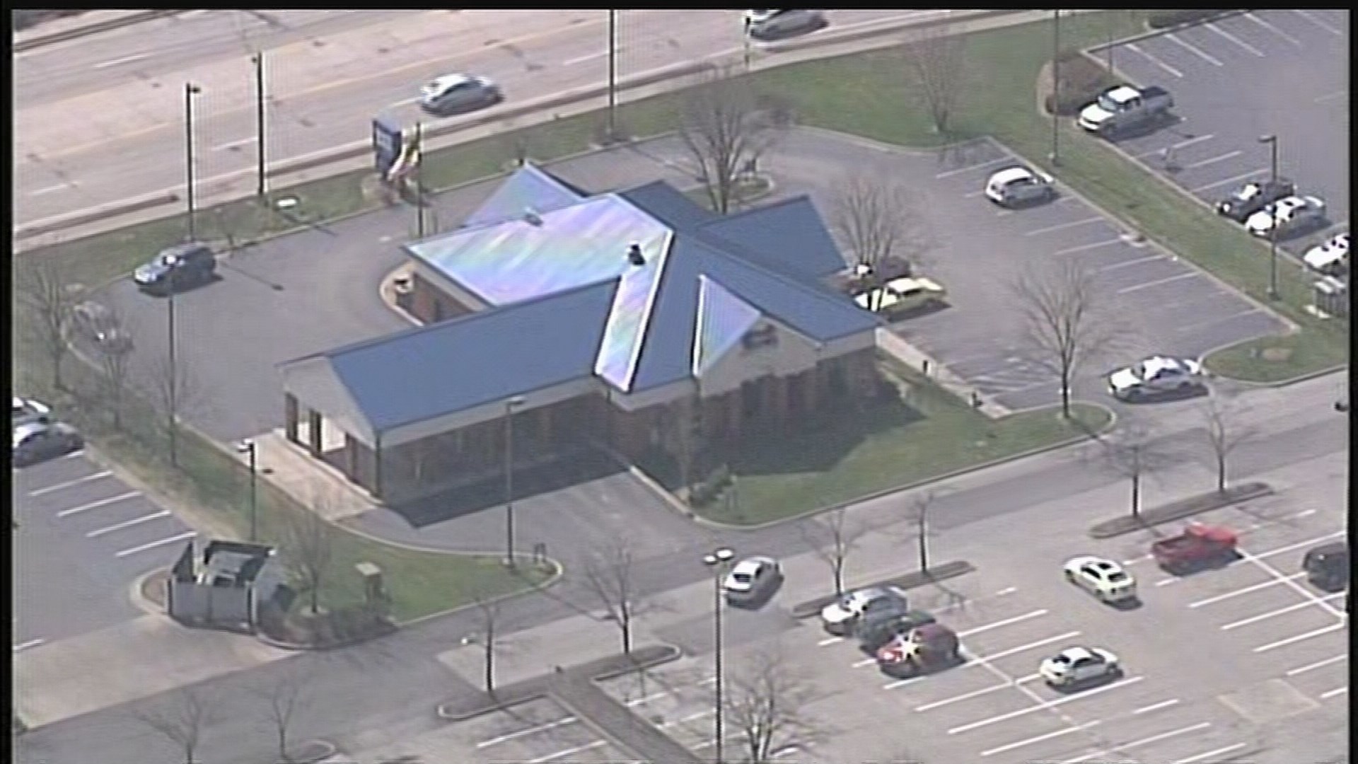 Police investigating Stock Yards Bank robbery in Louisville | whas11.com