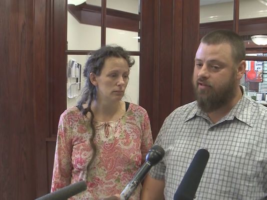 Custody showdown looms for 'off-grid' couple, their 10 kids | whas11.com