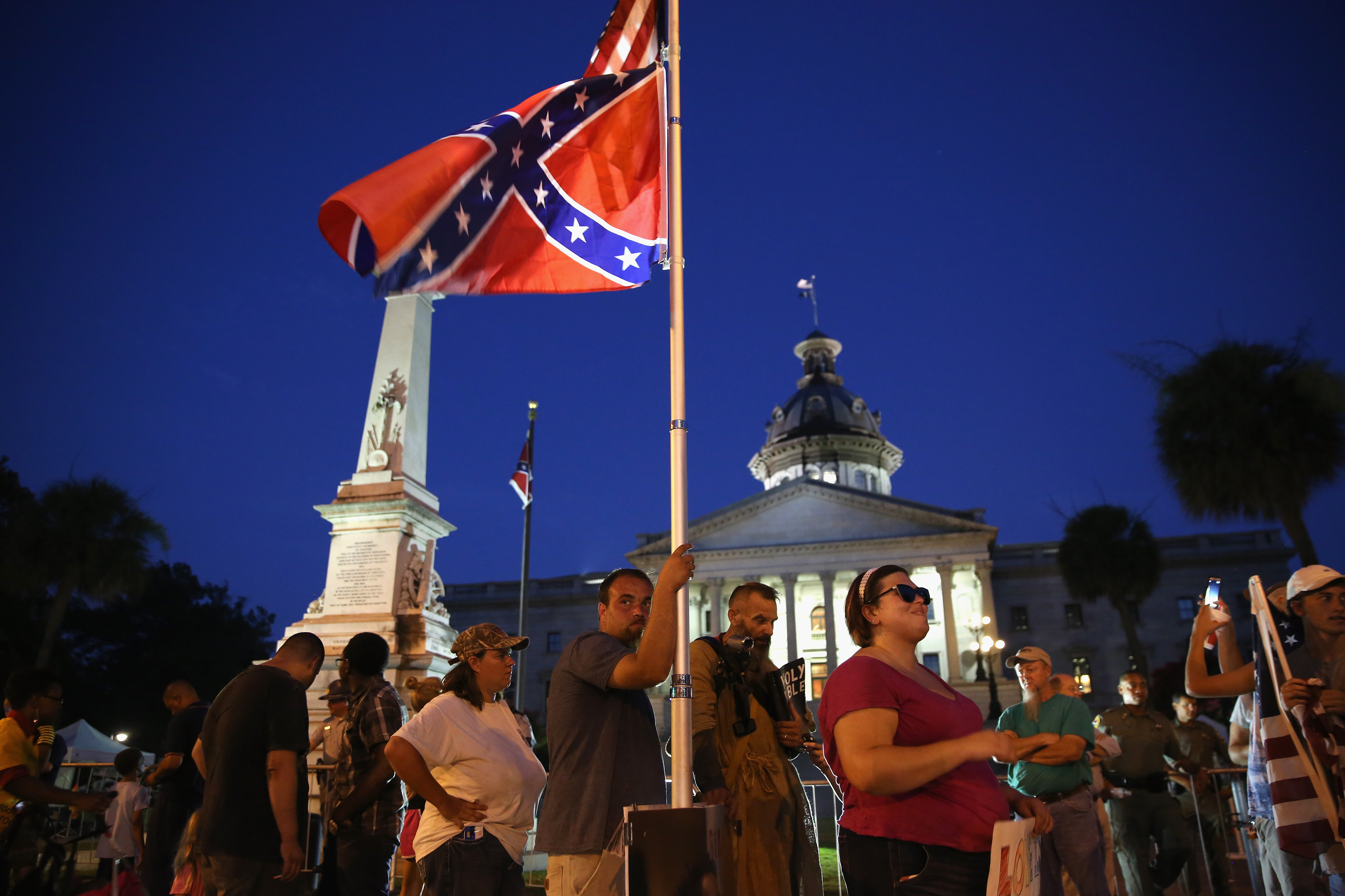 WATCH LIVE: Confederate flag to come down at S.C. Capitol | whas11.com