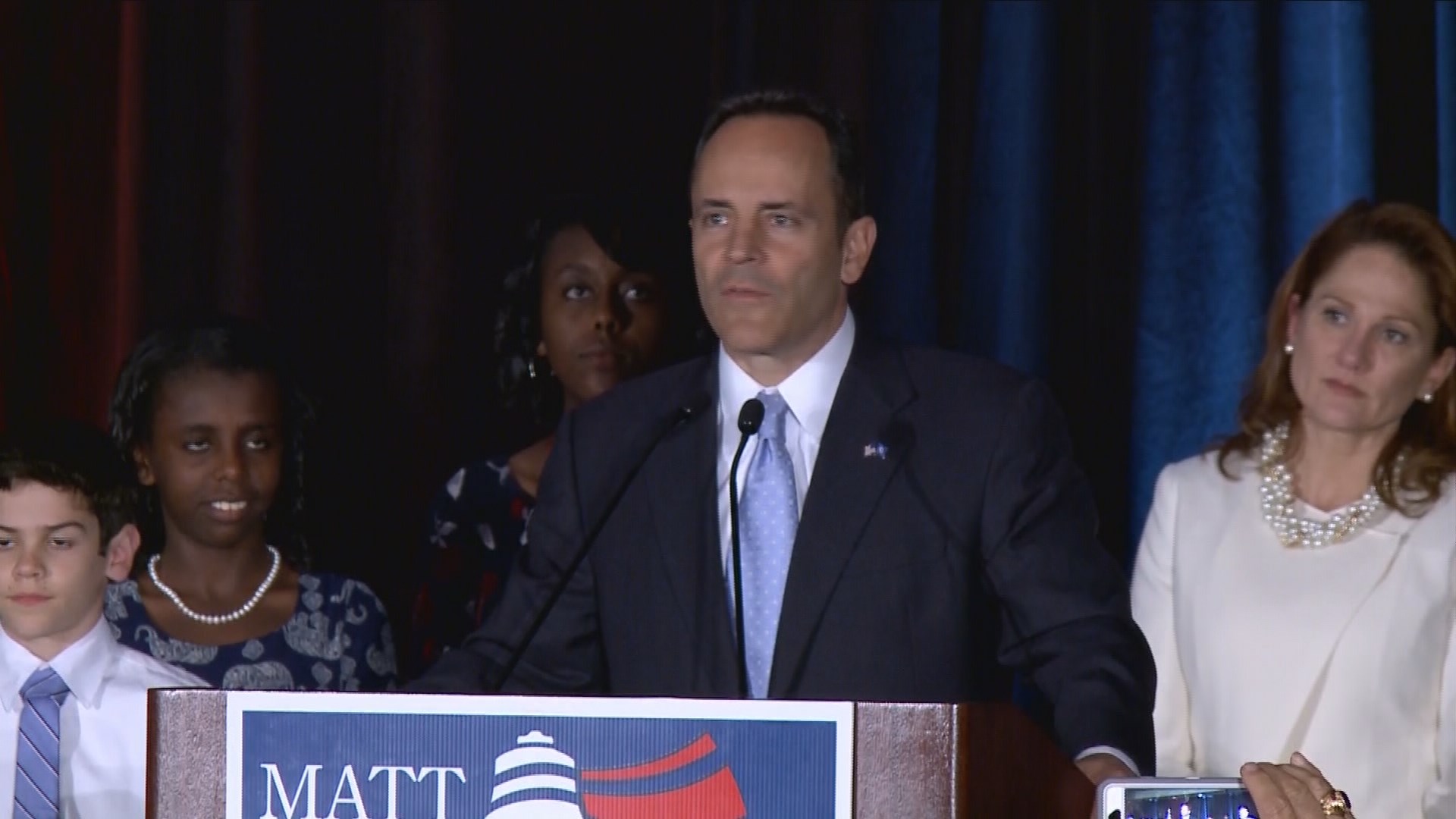 Gov. Bevin signs 5 executive orders two weeks after being sworn in ...