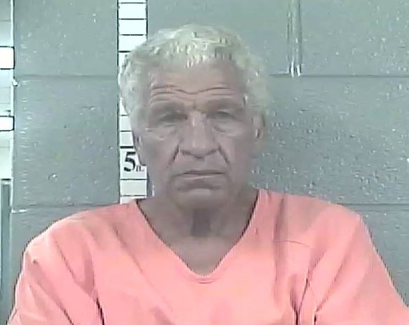 Two subjects in custody after standoff in Shepherdsville | whas11.com