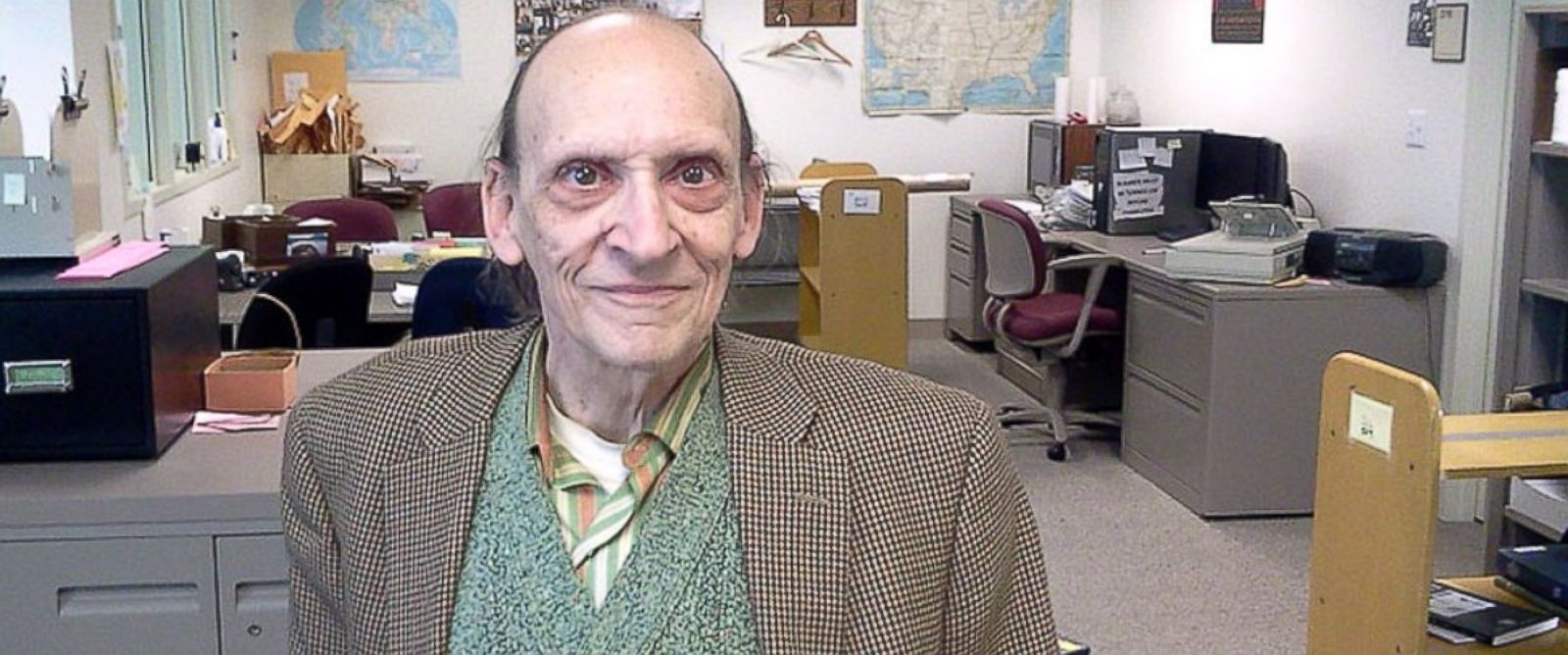 Librarian quietly saved $4 million, left it to school where he worked ...