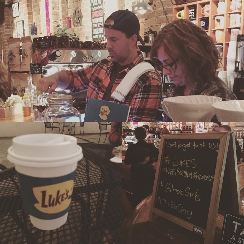 Long line 'worth it' for Gilmore Girls' Luke's Diner | whas11.com