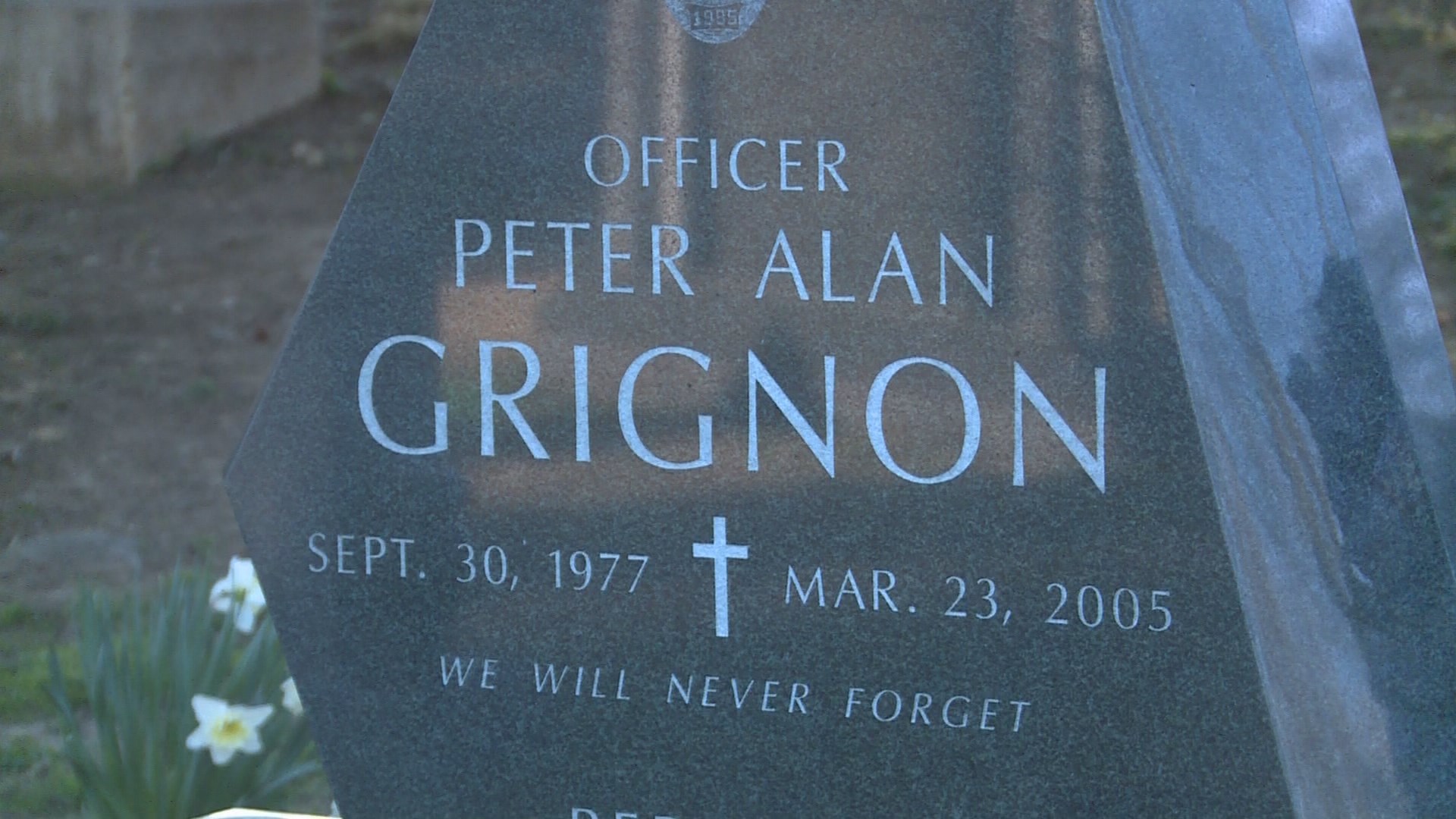 LMPD honors fallen officer Peter Grignon 12 years later | whas11.com