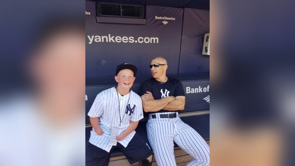 Ind. boy born without hands, feet throws first pitch during Yankees ...